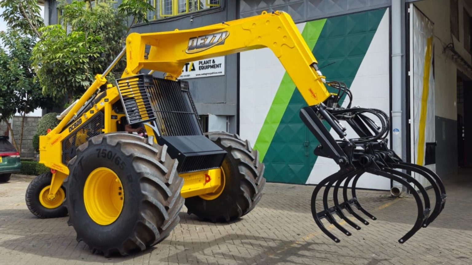 DC82B 3-WHEEL CANE LOADER - Dezzi Equipment